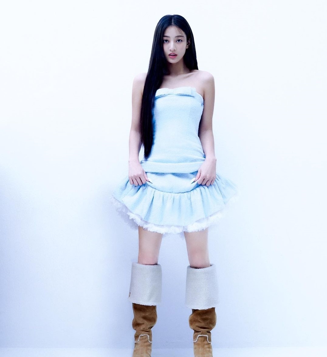 Jihyo of TWICE Radiates Elegance in SHUSHU/TONG Bow-Detail Strapless ...